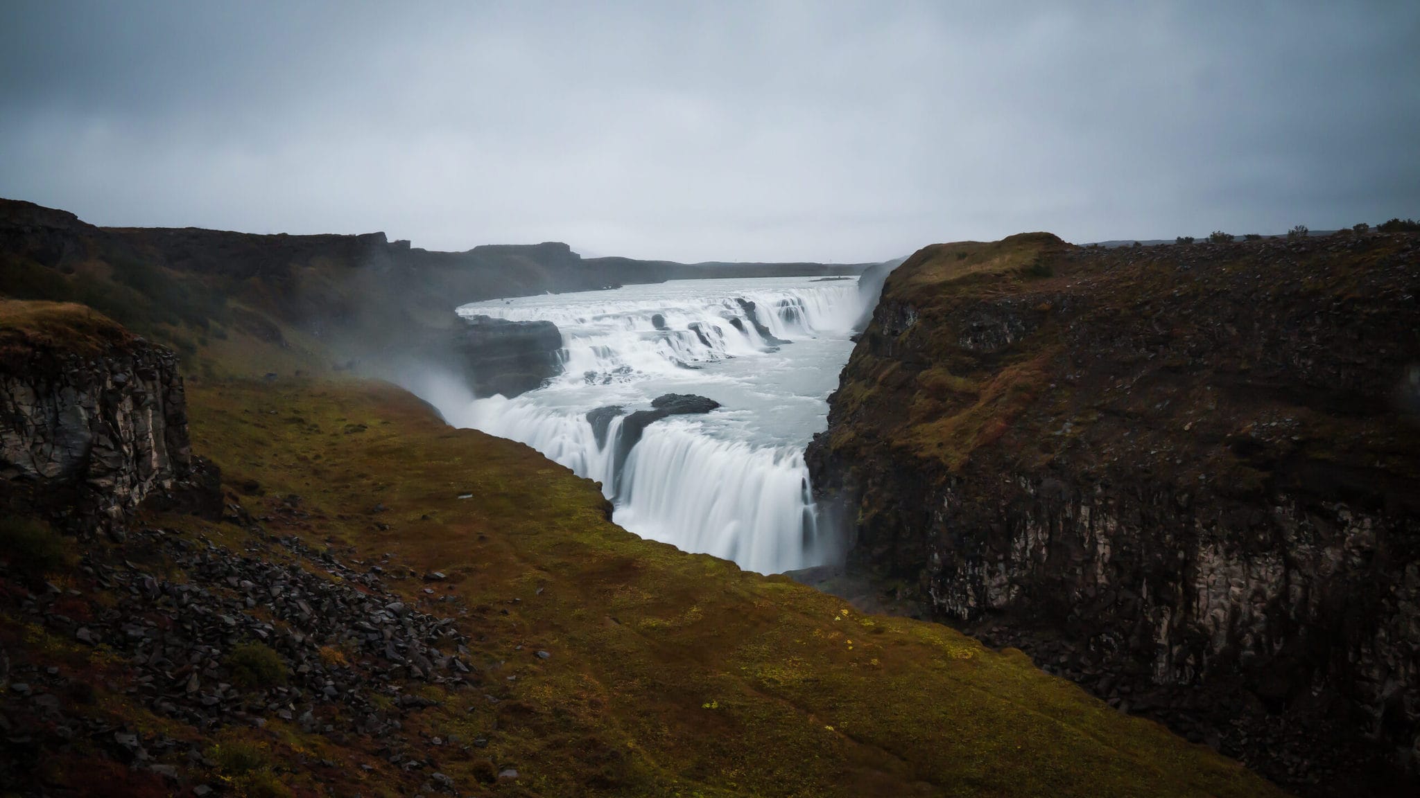Gullfoss – The golden waterfall - Destary