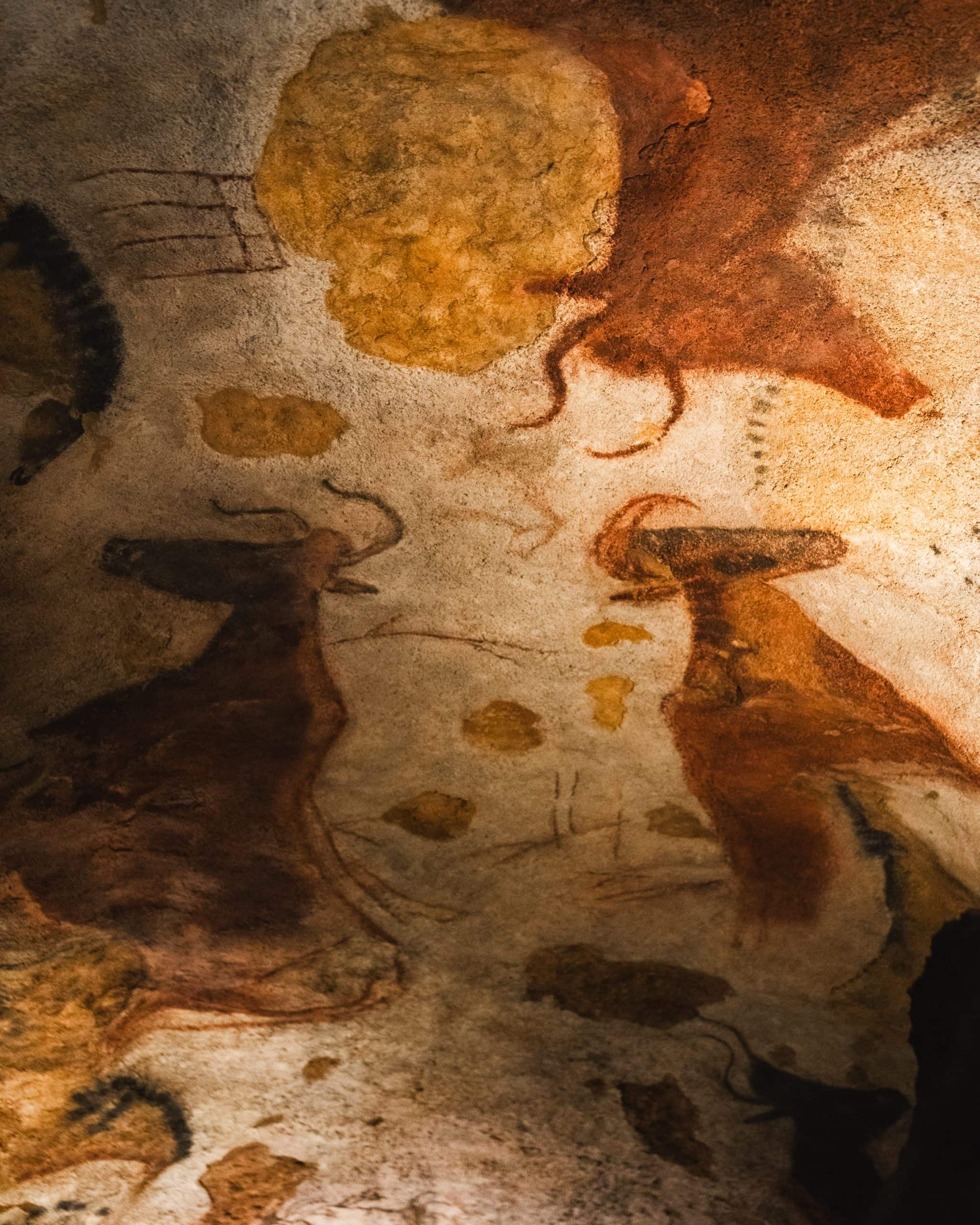 Detailed impressions: Fascinating caves in the French inland - Destary