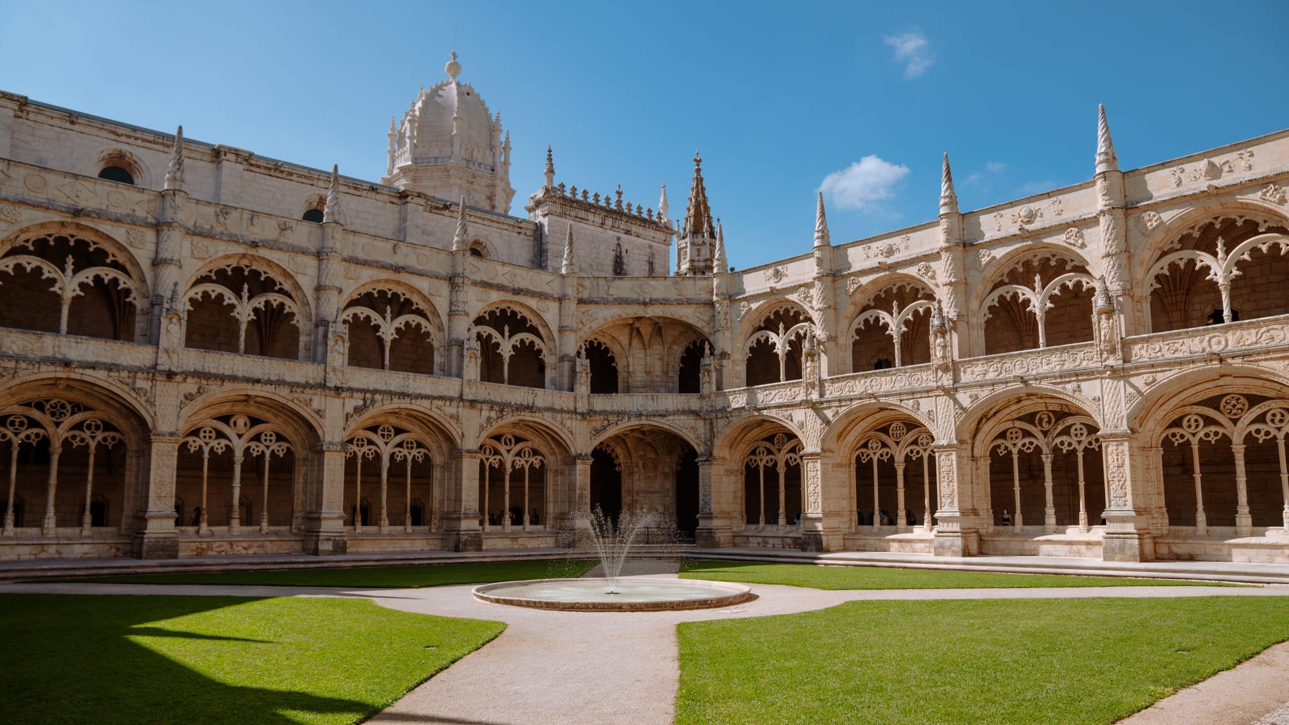 Mosteiro dos Jerónimos – Manueline architecture - Destary